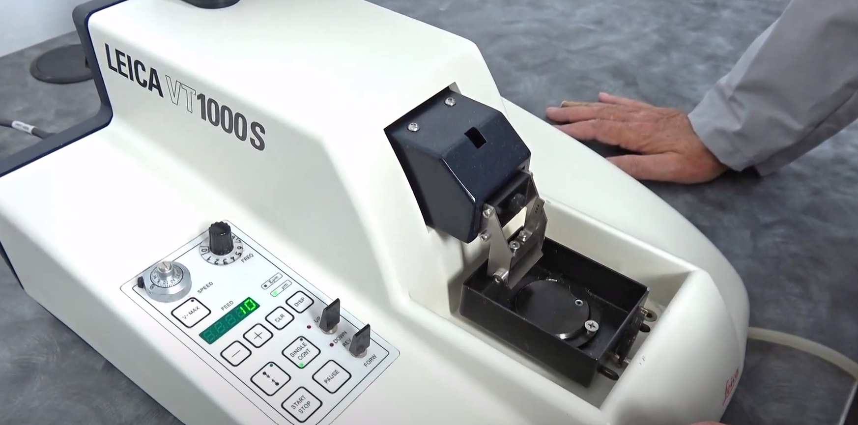 Your Guide to the Leica VT 1000S Vibrating Microtome
