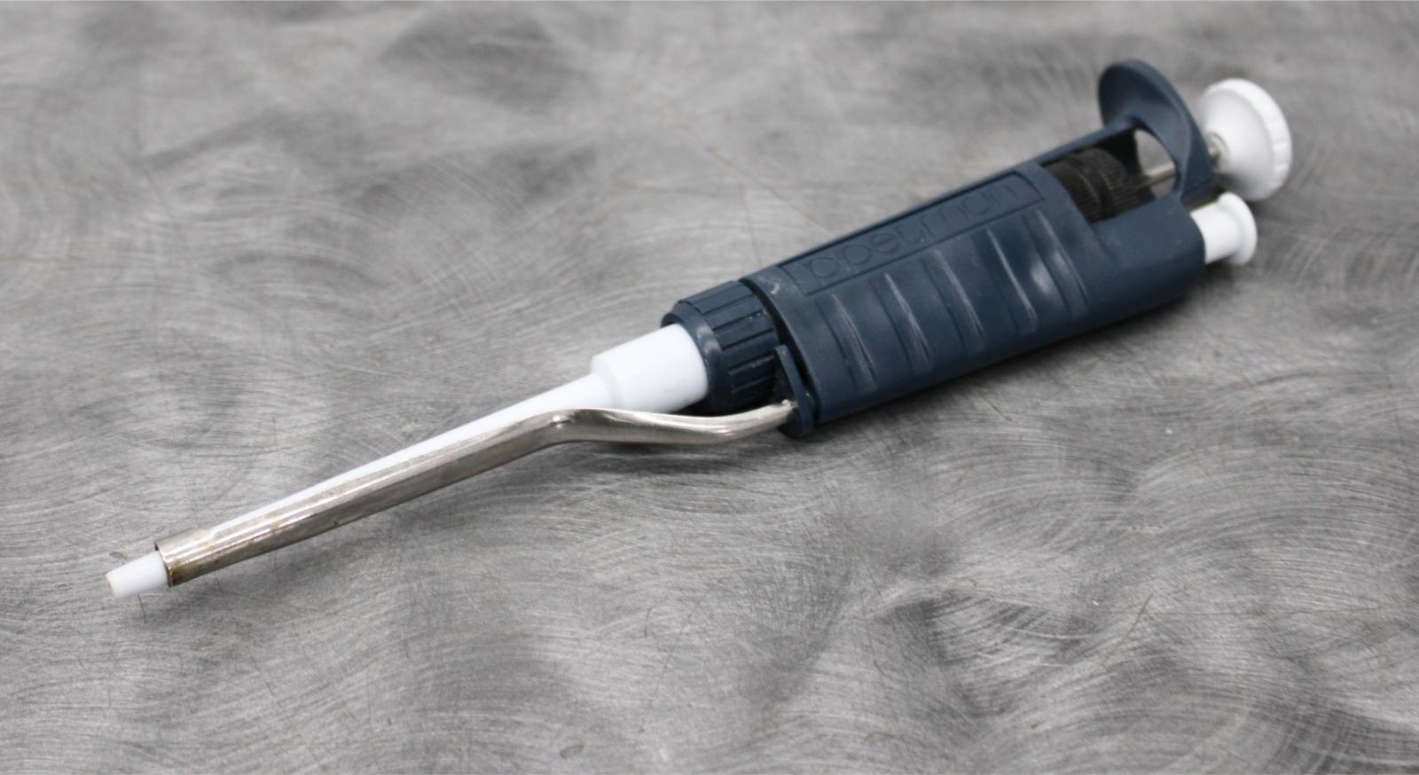 Gilson Pipetman P200 20-200uL Variable Volume Metal Ejector Pipette