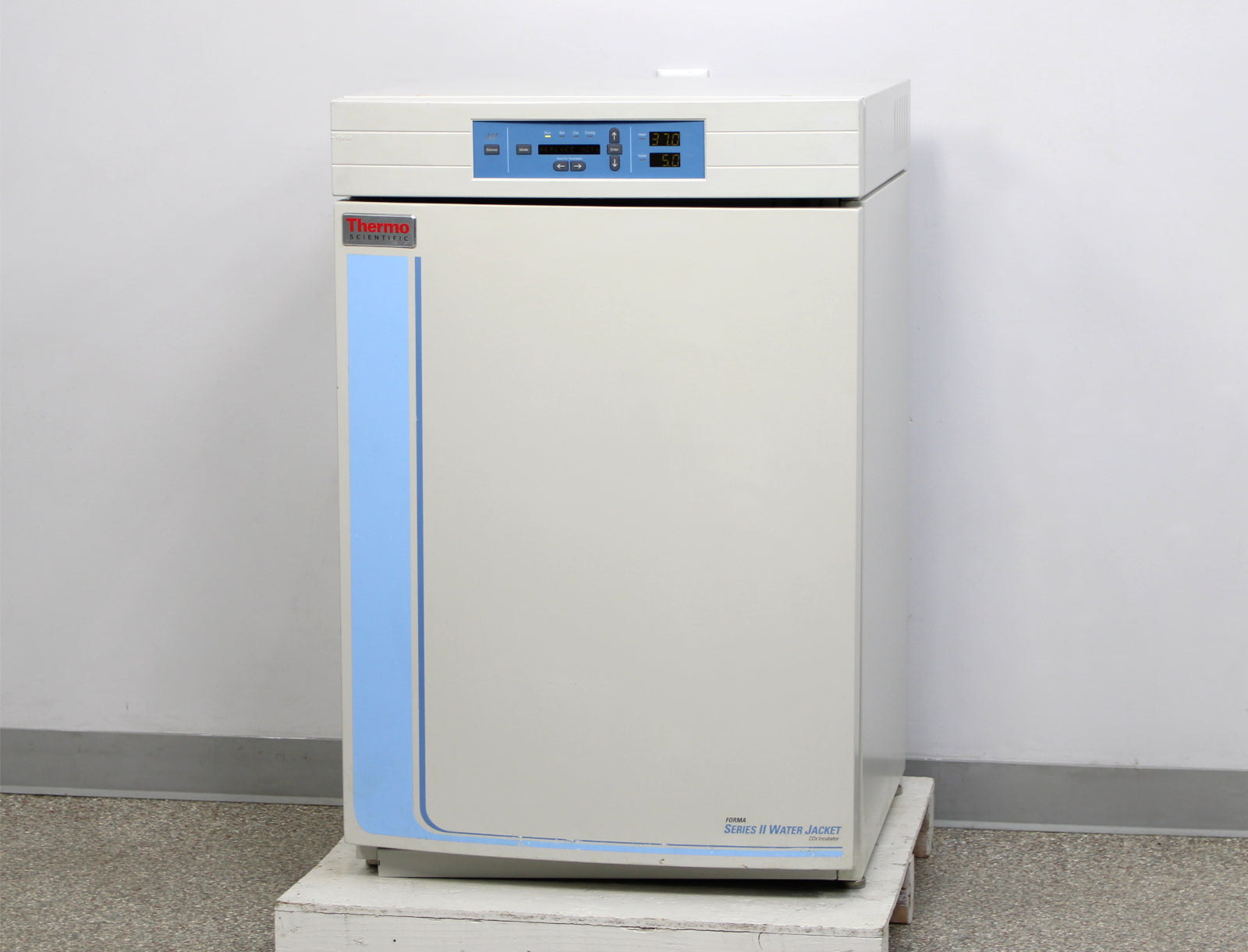 Thermo Scientific 3110 Forma Series II Water Jacket CO2 Incubator with