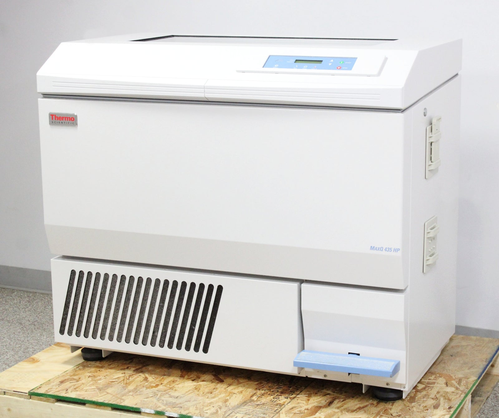 Thermo Scientific Incubating Shakers | New Life Scientific